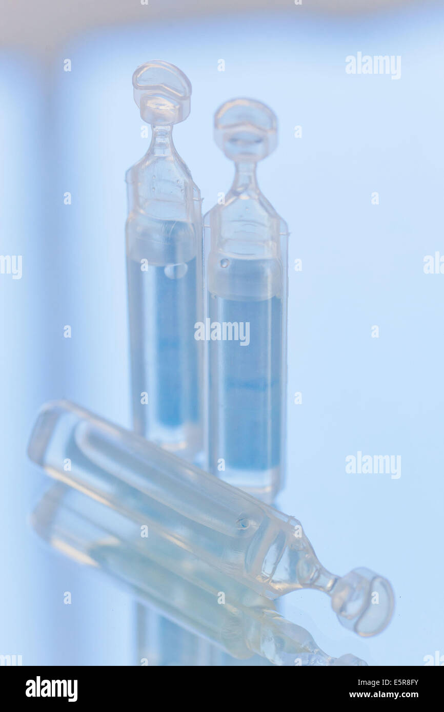 Sterile disposable unit of ophthalmic solution or physiological saline ...