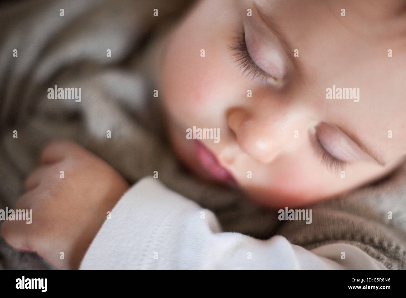 15-month-old baby sleeping Stock Photo - Alamy