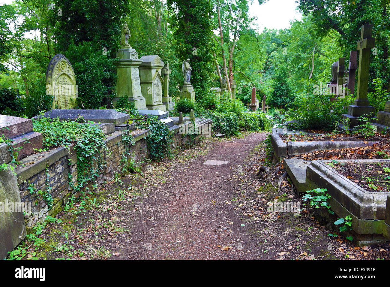 Graves in the Graveyard of Highgate Cemetery, London, England Stock ...