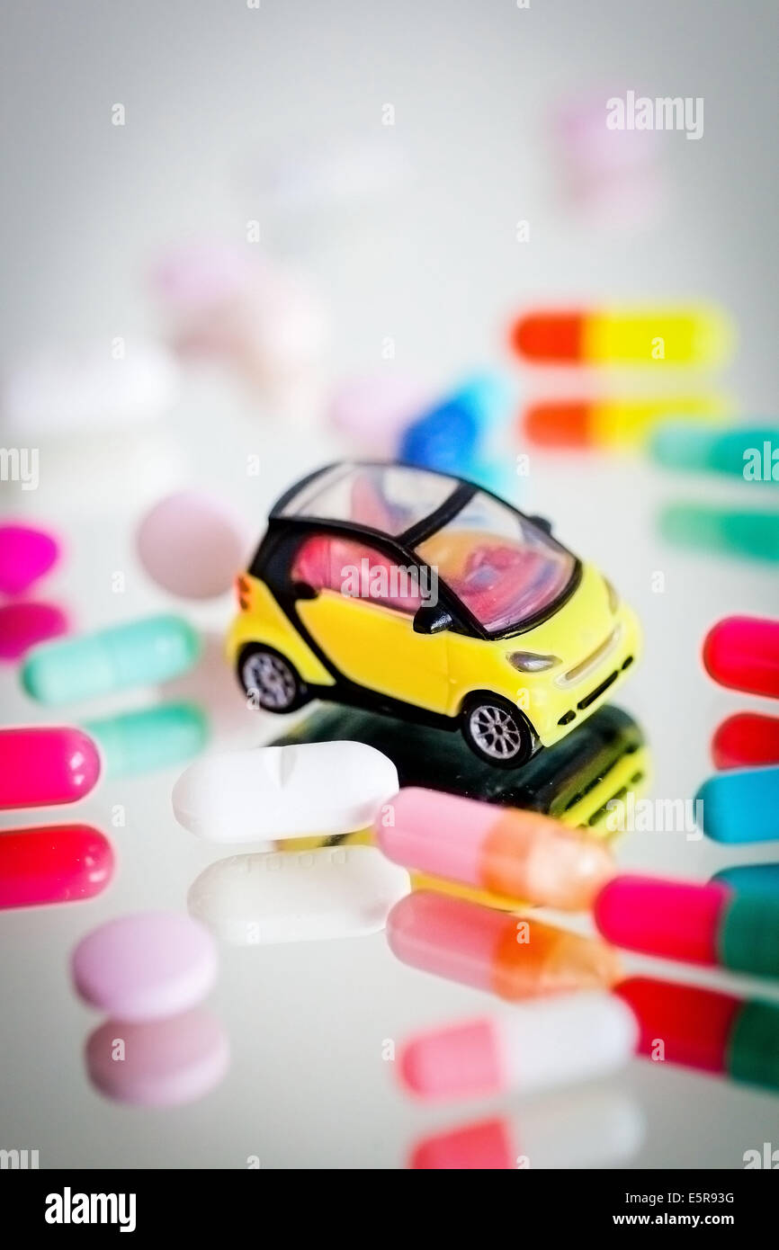 llustration of medication and side effects on driving Stock Photo - Alamy