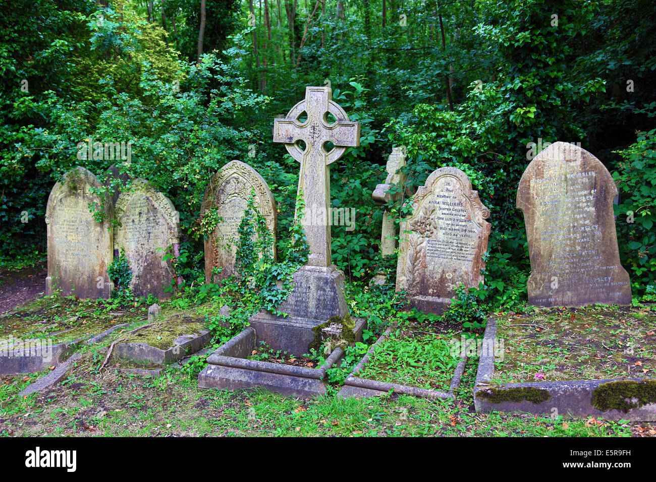 Graves in the Graveyard of Highgate Cemetery, London, England Stock ...