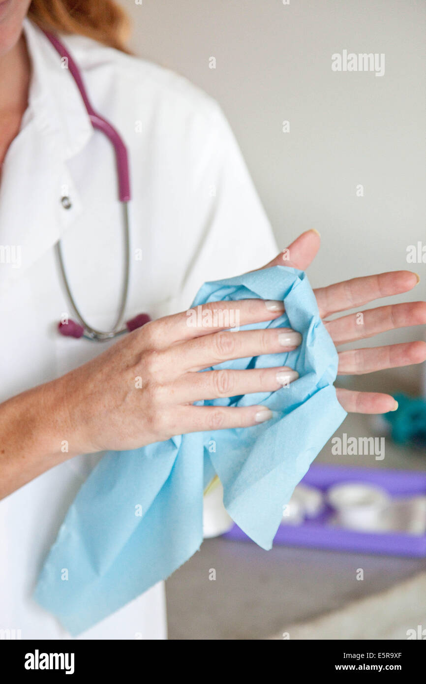 Doctor washing hands between two consultations Stock Photo - Alamy
