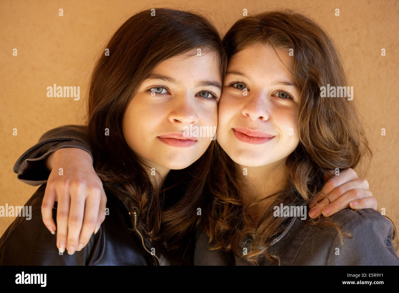 Portrait of two teenage girls Stock Photo - Alamy