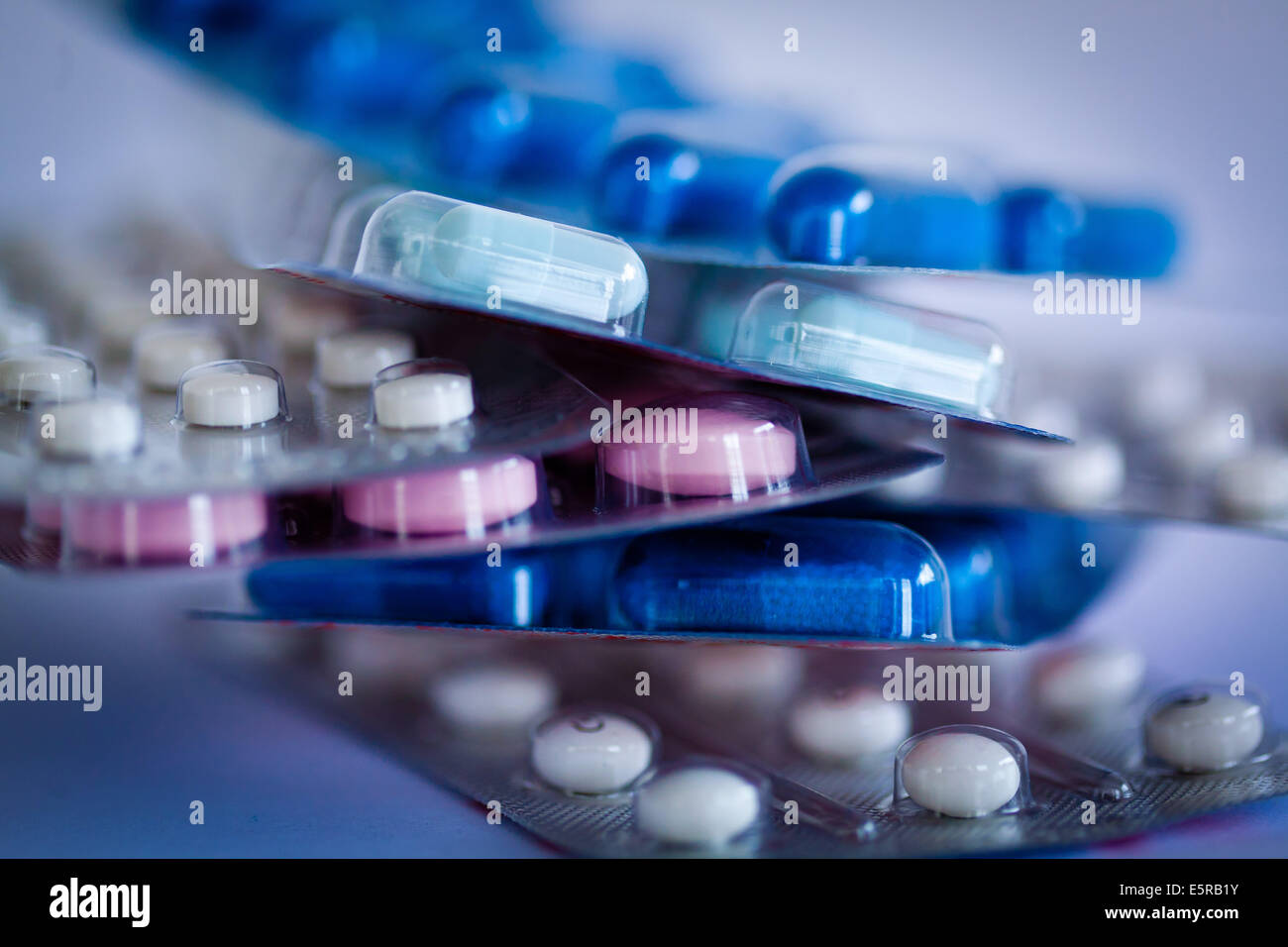 Drug interaction hi-res stock photography and images - Alamy