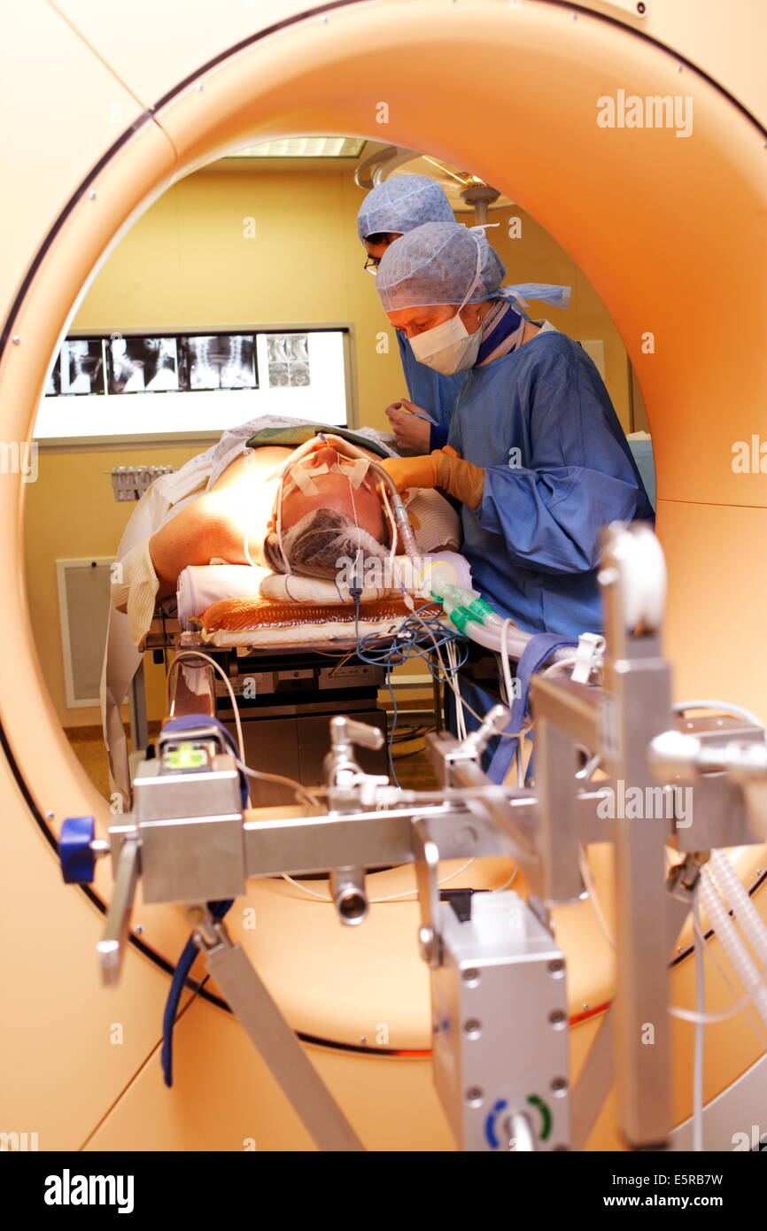 Prosthetic spinal disc hi-res stock photography and images - Alamy