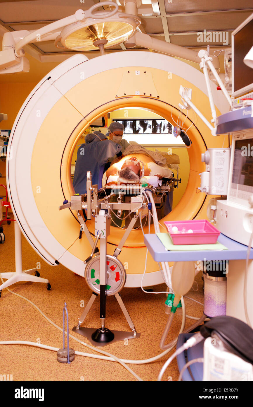 Prosthetic spinal disc hi-res stock photography and images - Alamy