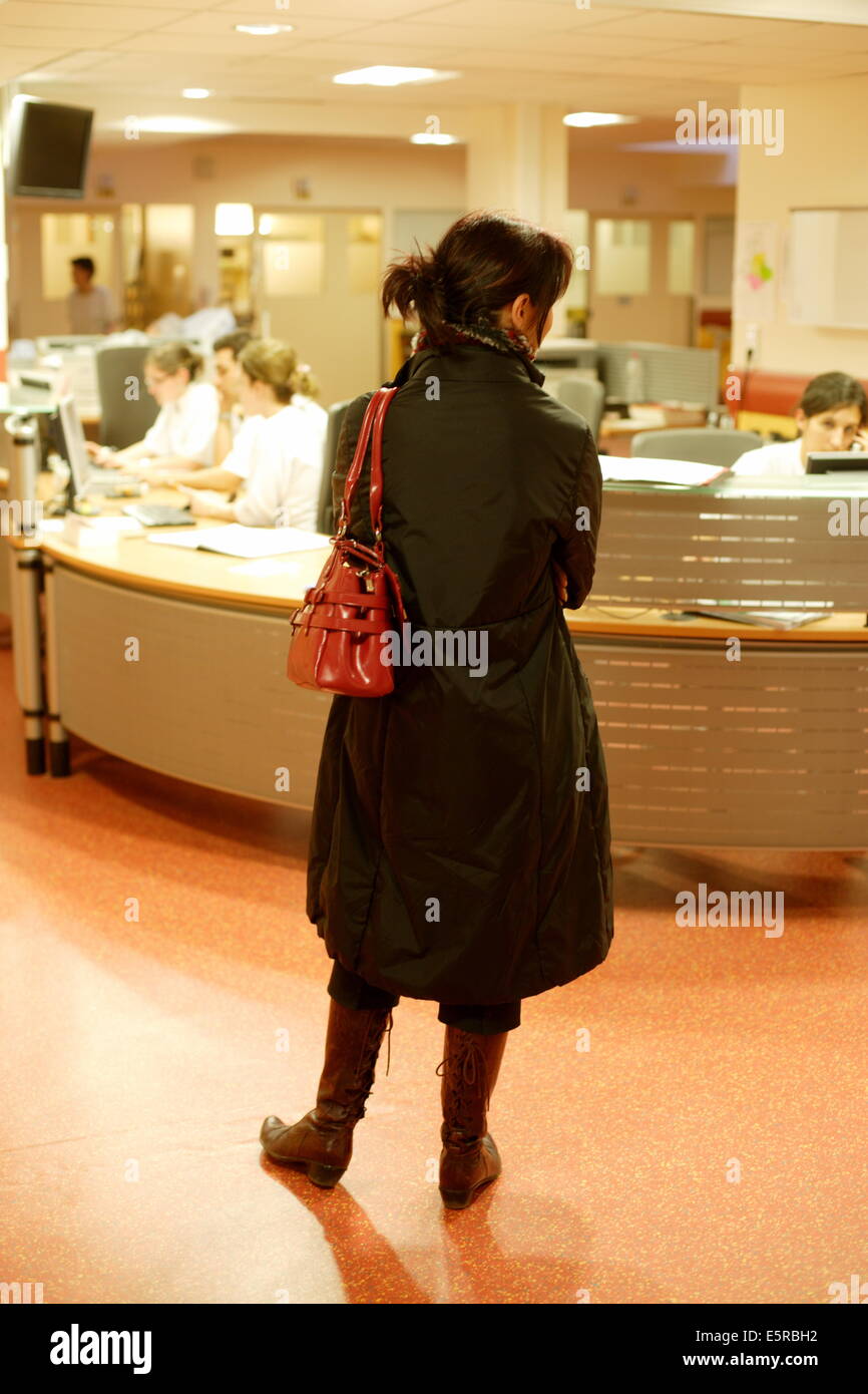 Hospital emergency department lobby hi-res stock photography and images ...
