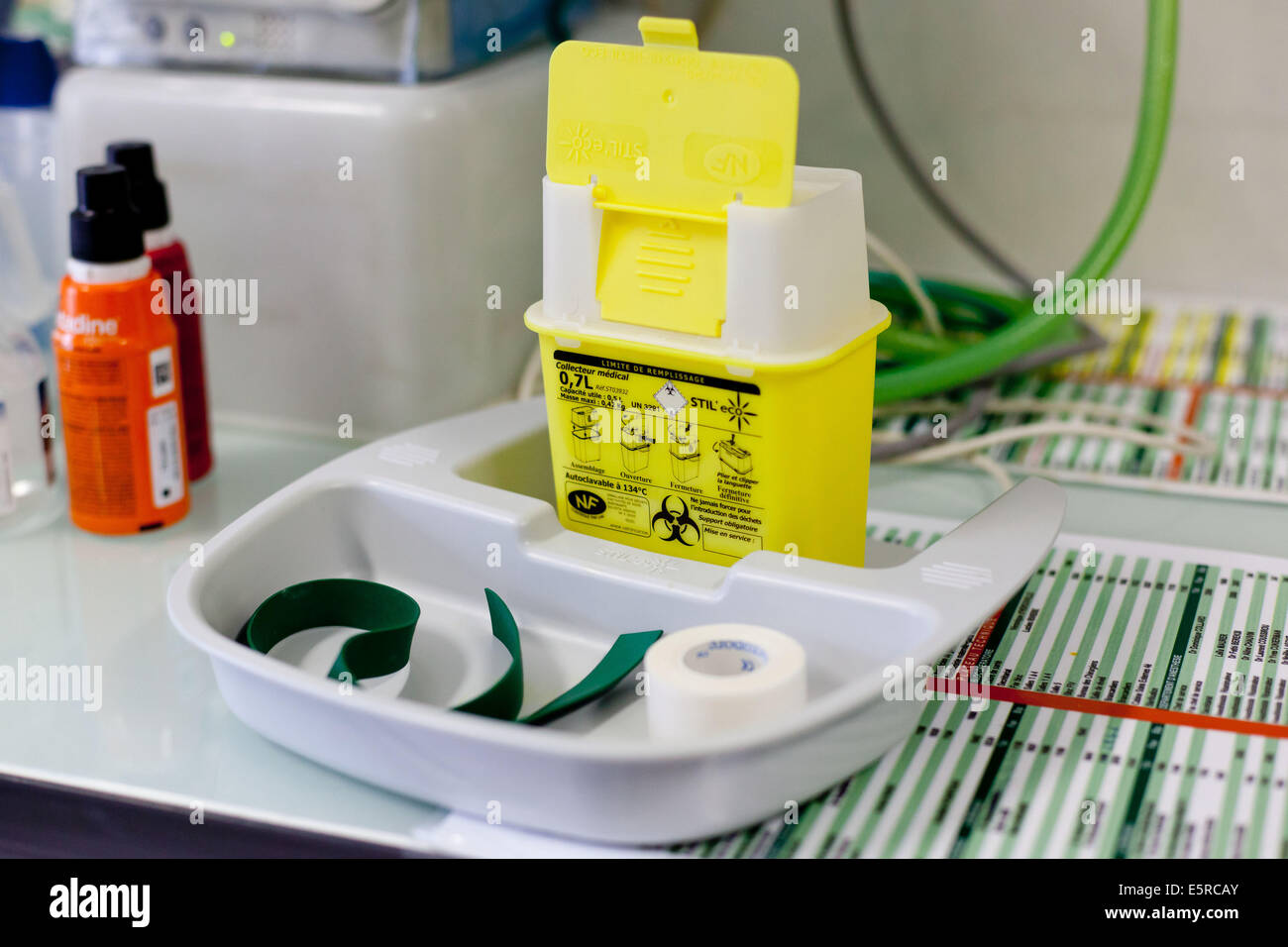 Medical waste container Stock Photo - Alamy