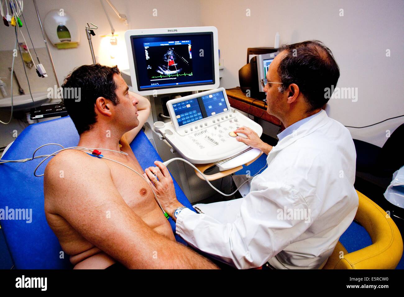 Man undergoing heart scan doppler, Department of cardiology, Pitie ...