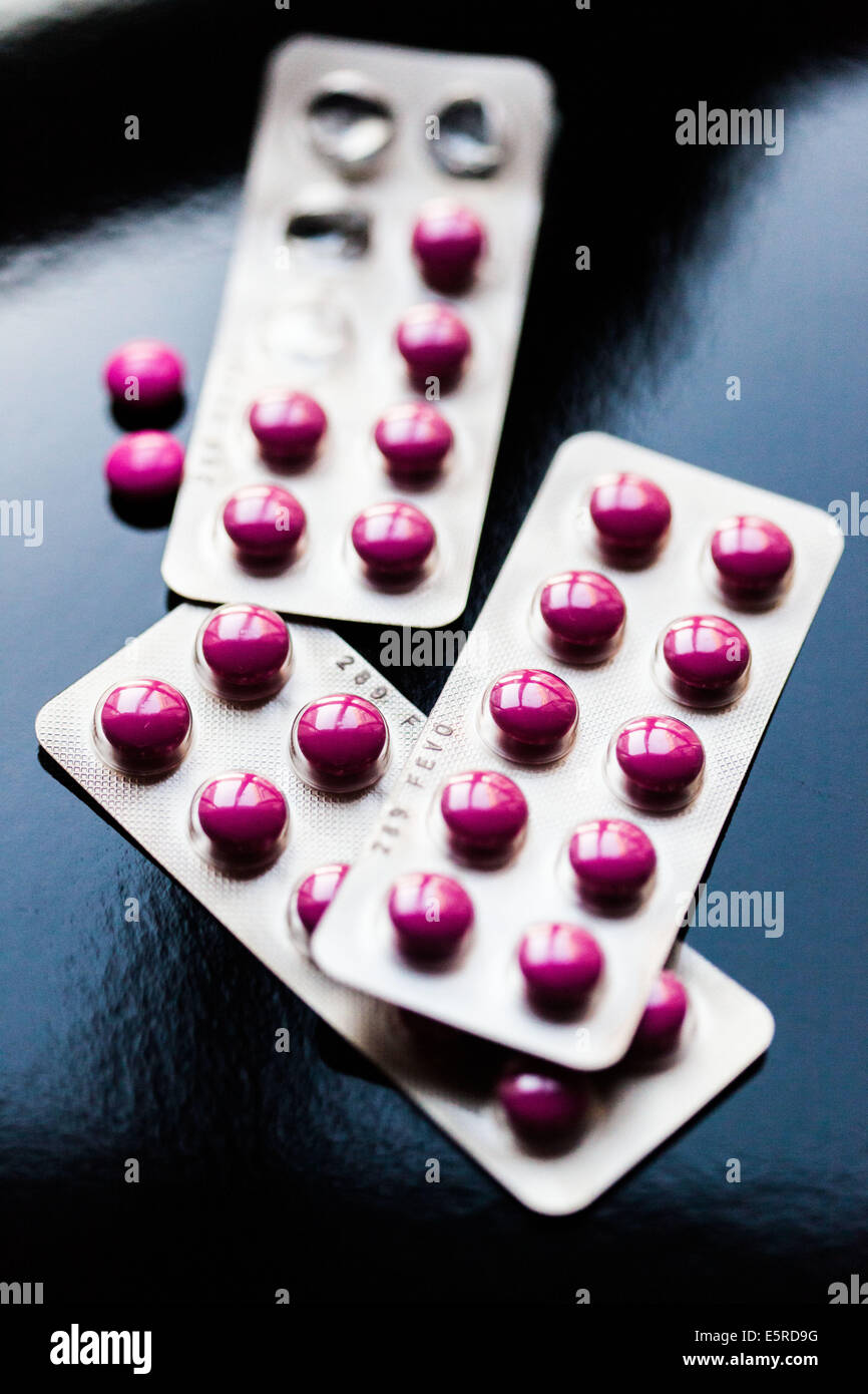 Pack tablets hi-res stock photography and images - Alamy