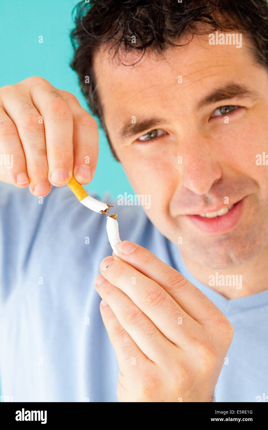 Quitting smoking hi-res stock photography and images - Alamy