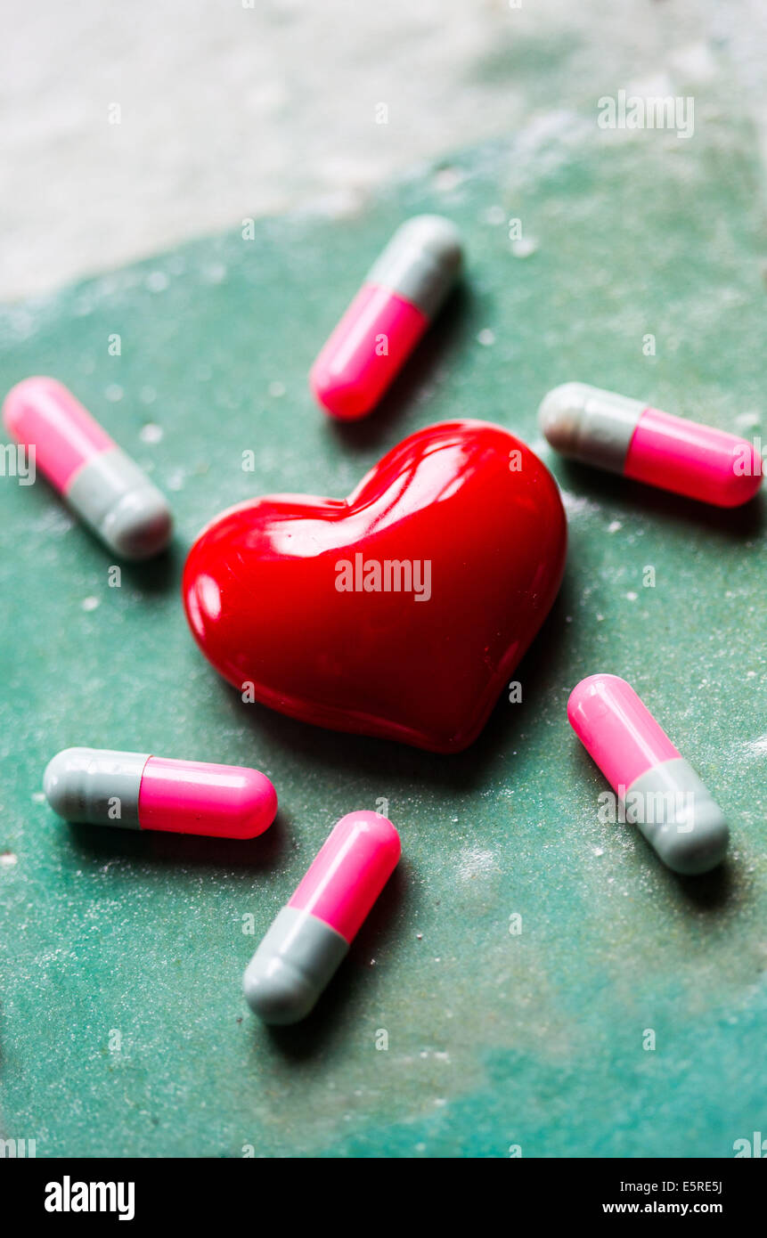 Statin drugs hi-res stock photography and images - Alamy