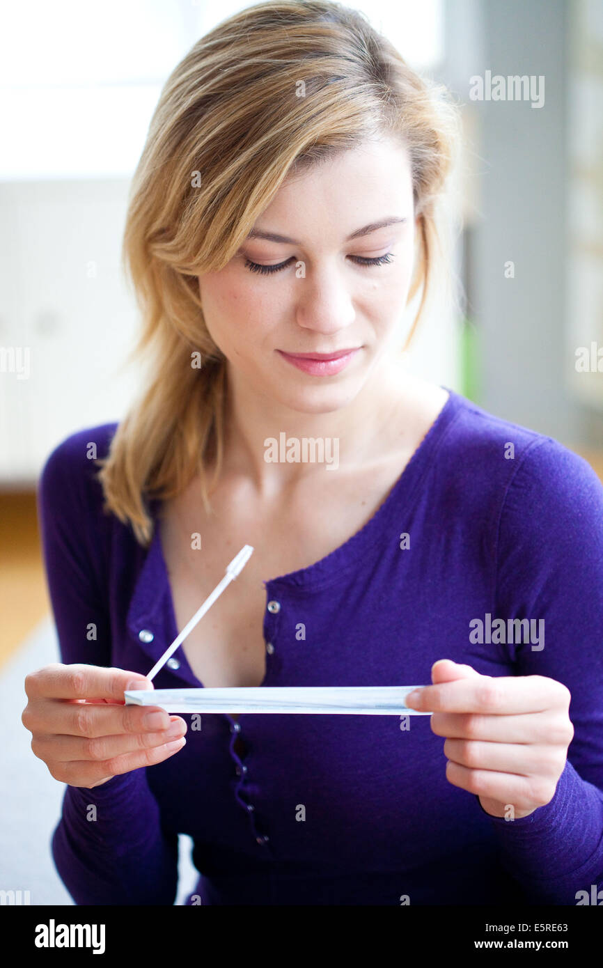 Dna screening hi-res stock photography and images - Alamy