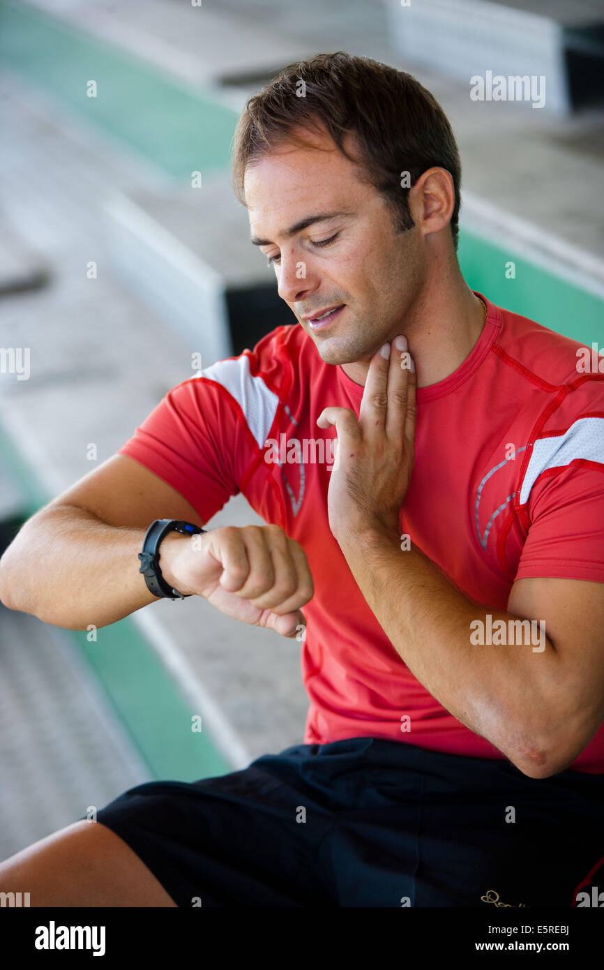 Pulse exercise hi-res stock photography and images - Alamy