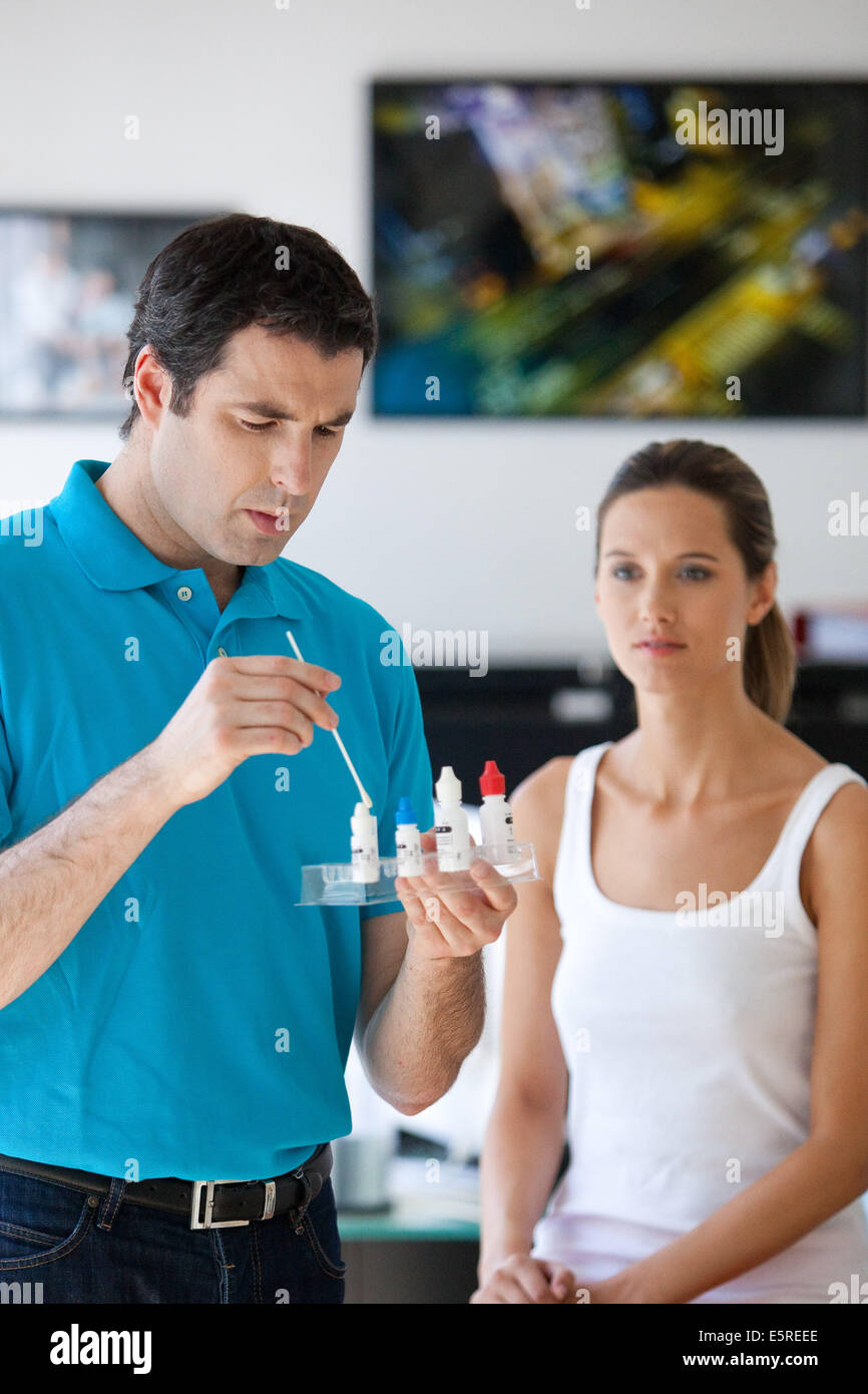 Diagnostic test to determine the viral or bacterial (streptococcus ...
