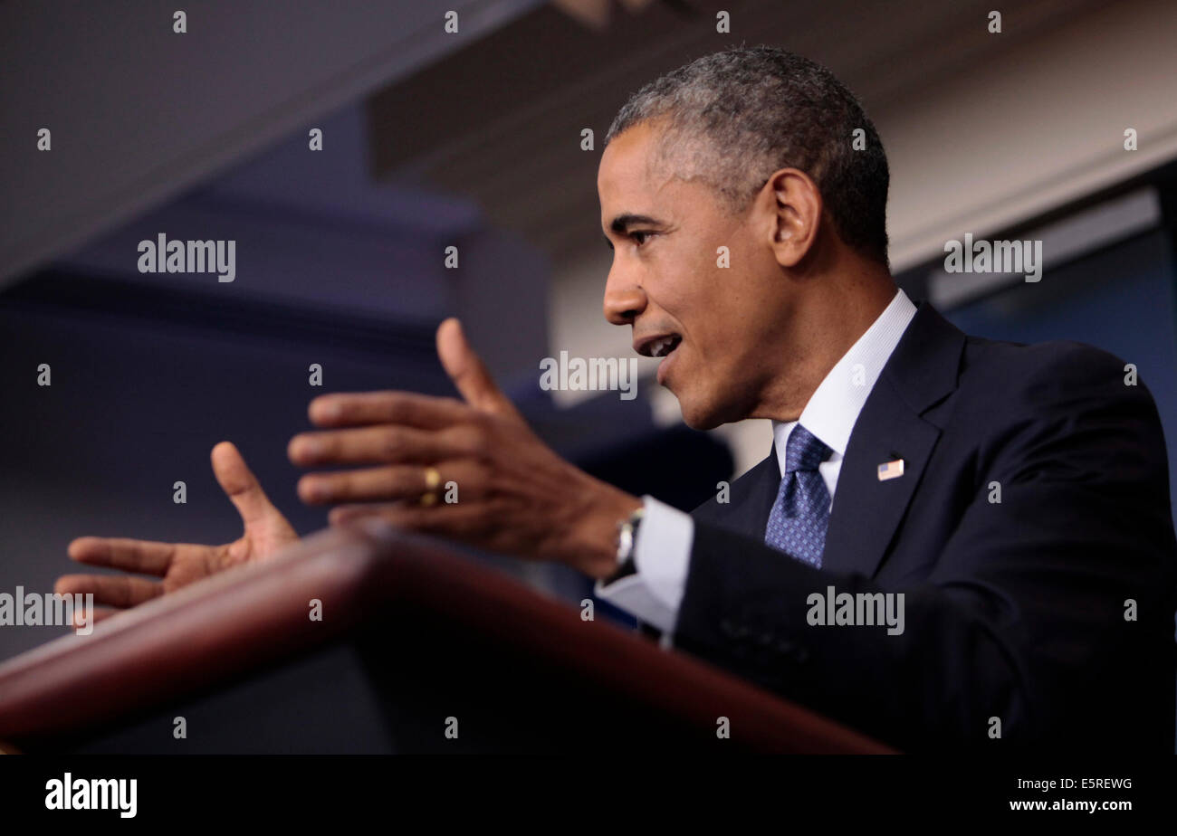 United States President Barack Obama makes a statement at the daily ...