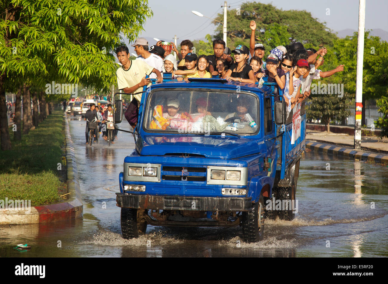 Myanmar water transport hi-res stock photography and images - Alamy