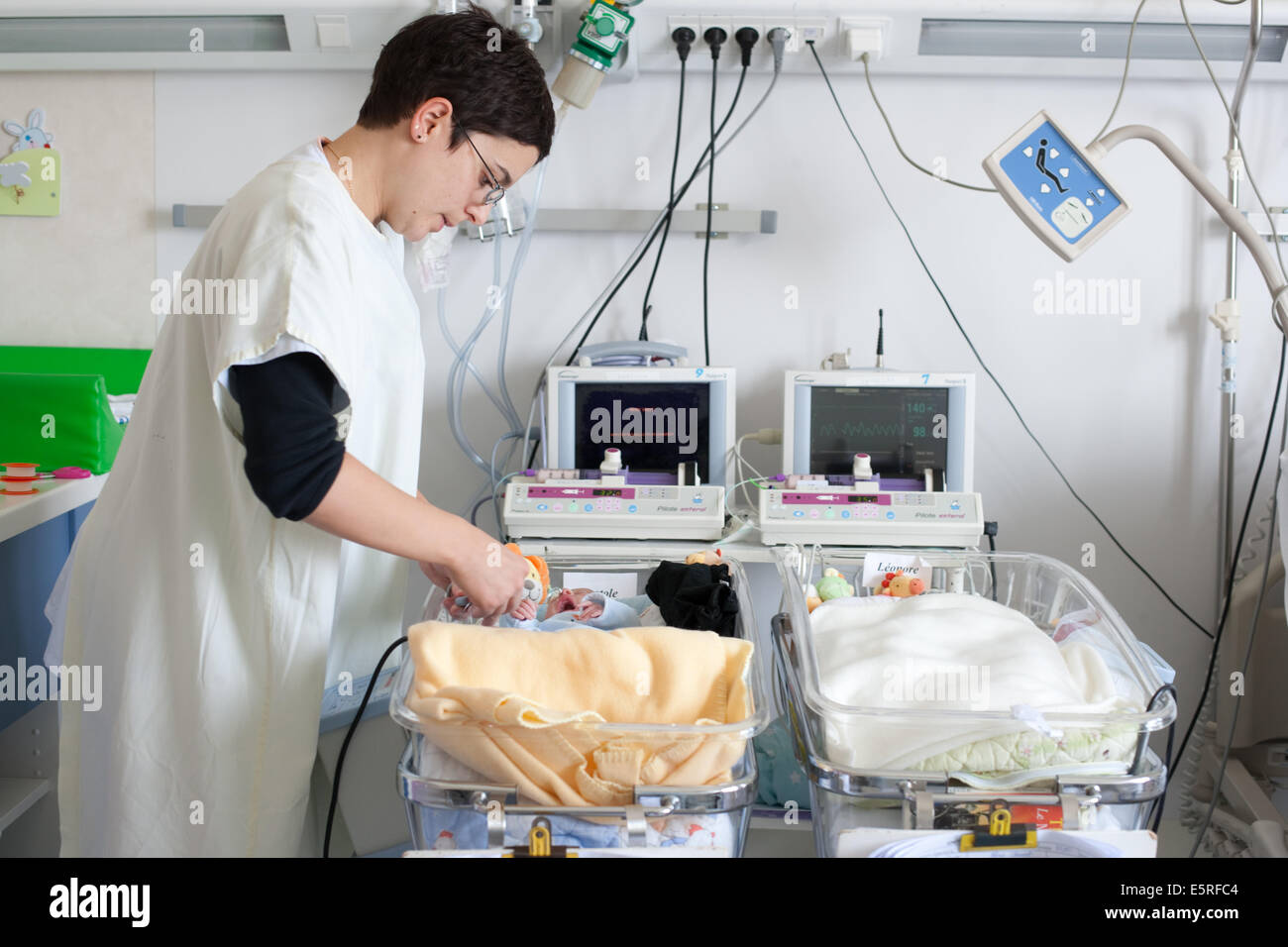 Paediatric child hi-res stock photography and images - Alamy