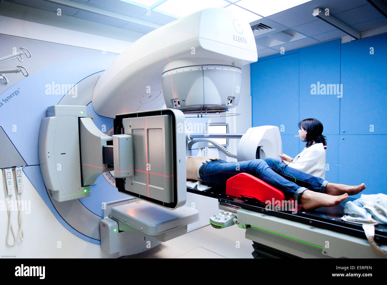 Intensity modulated radiation therapy hi-res stock photography and ...