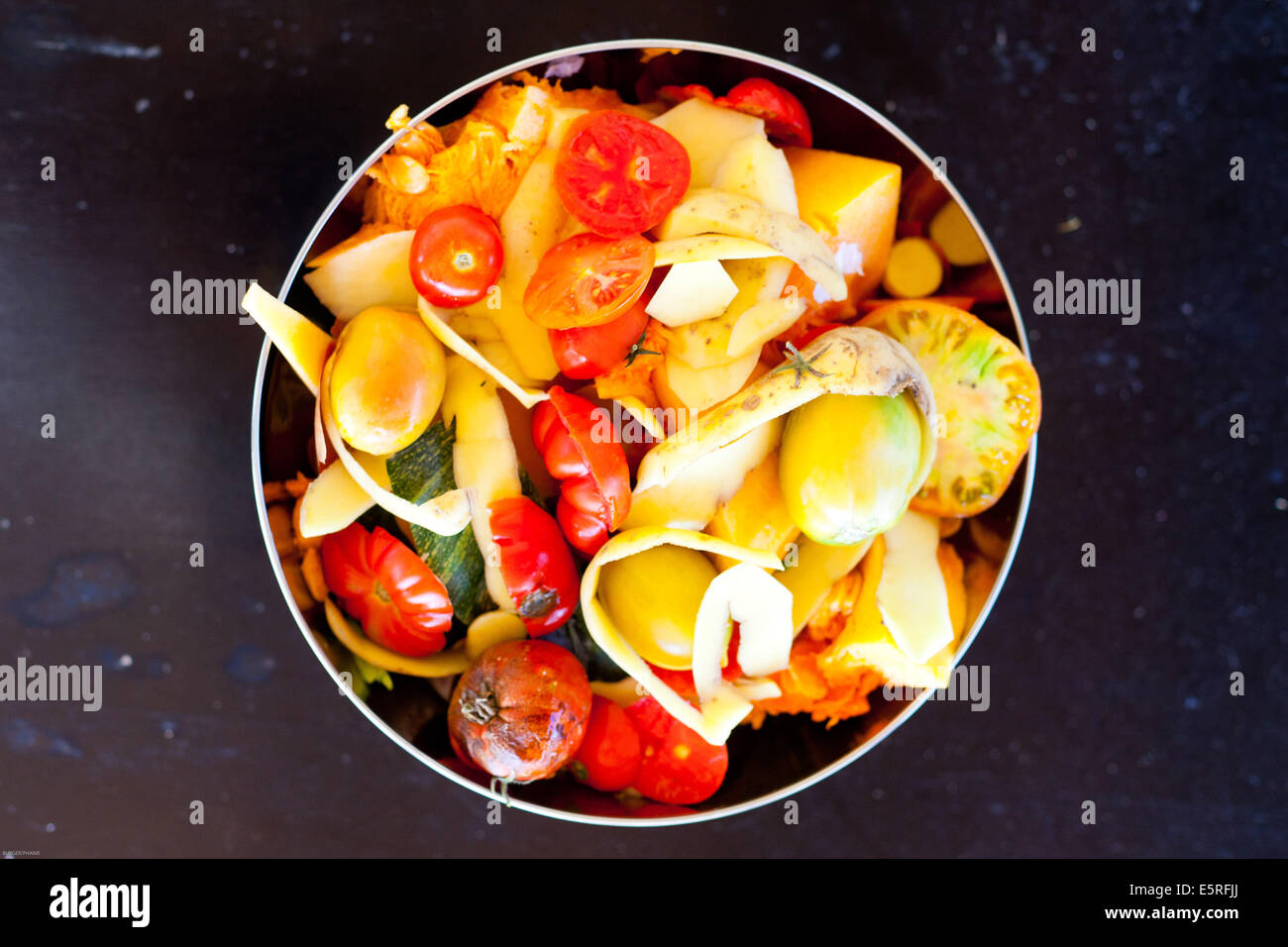 Compost heap, Vegetables and kitchen waste Stock Photo - Alamy