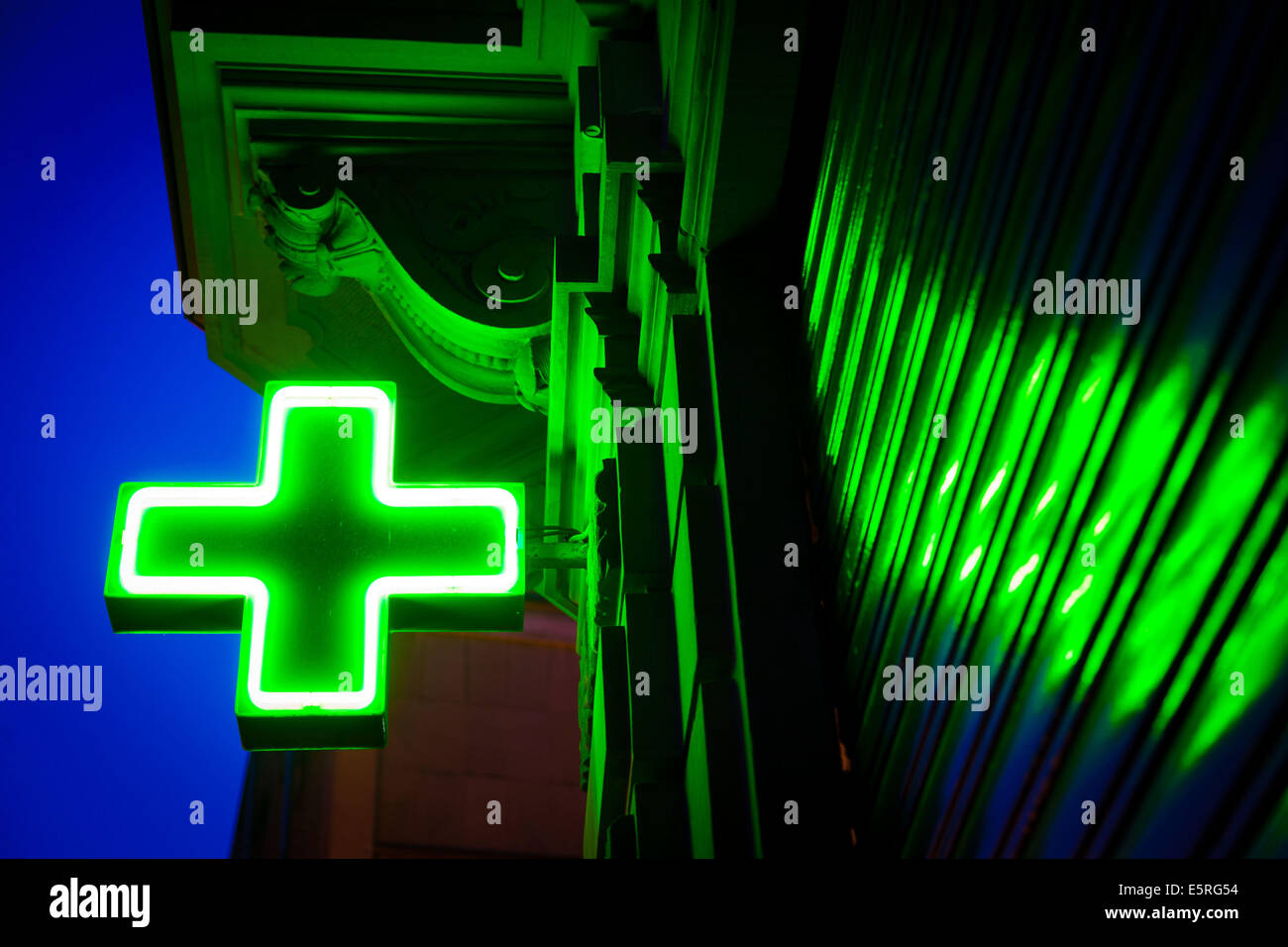 Pharmacy cross hi-res stock photography and images - Alamy