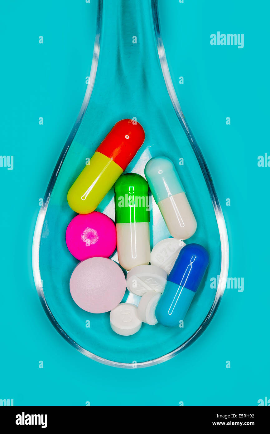 capsules an pills Stock Photo - Alamy