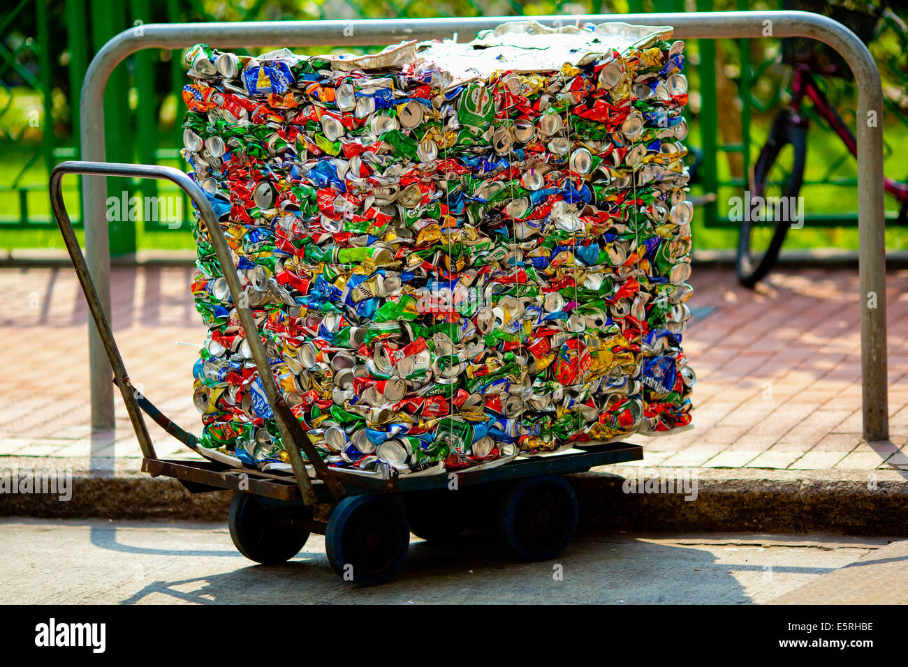 Recycling of drinks cans Stock Photo - Alamy