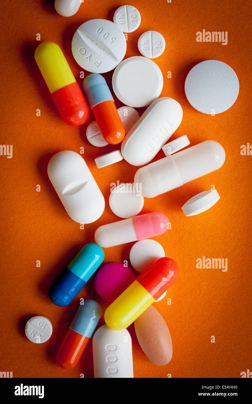 Capsules and tablets Stock Photo - Alamy