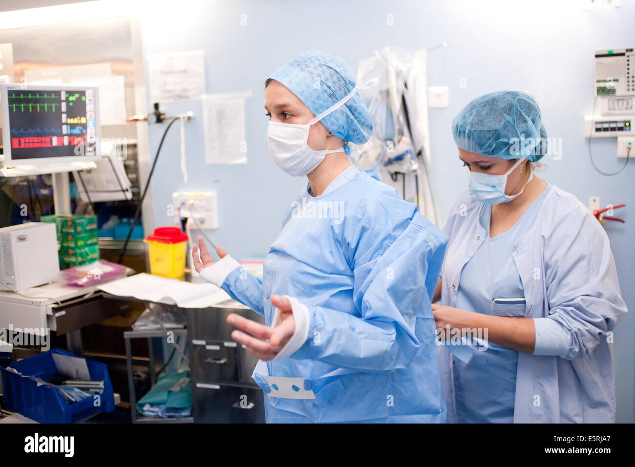 Nurse's preparation before surgery, Bordeaux hospital, France Stock ...