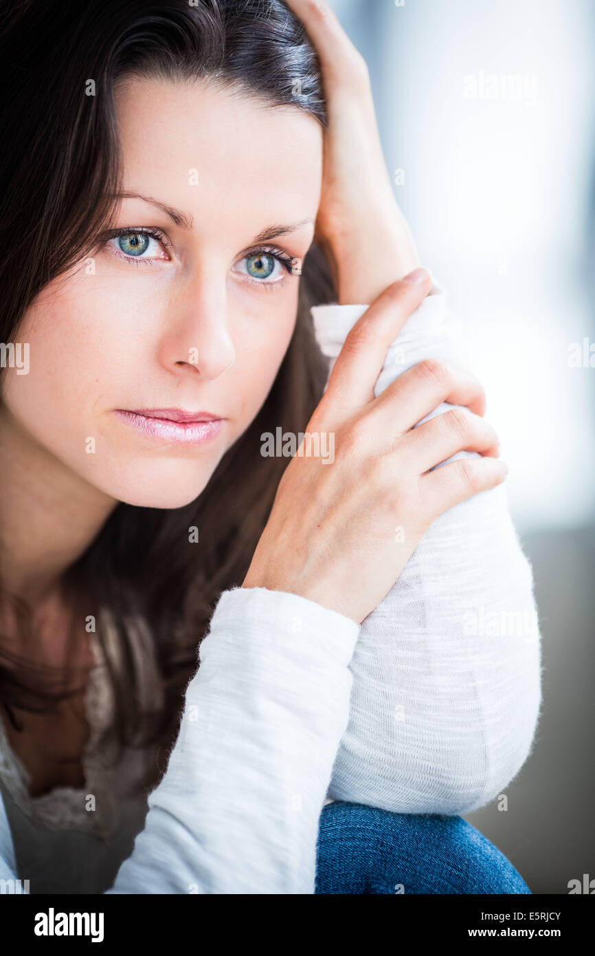 30 40 year old sad woman hi-res stock photography and images - Alamy