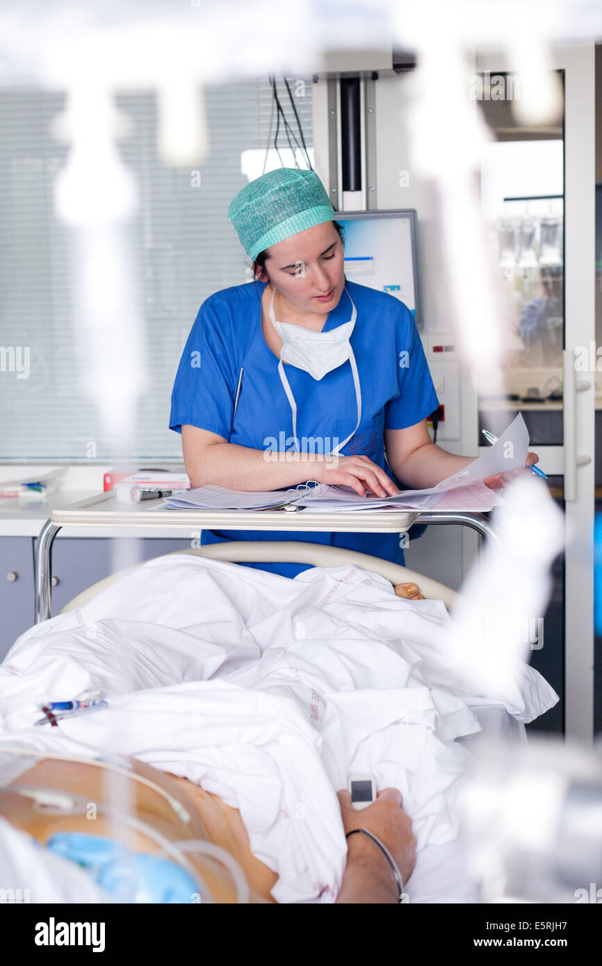 Work intensive hi-res stock photography and images - Alamy