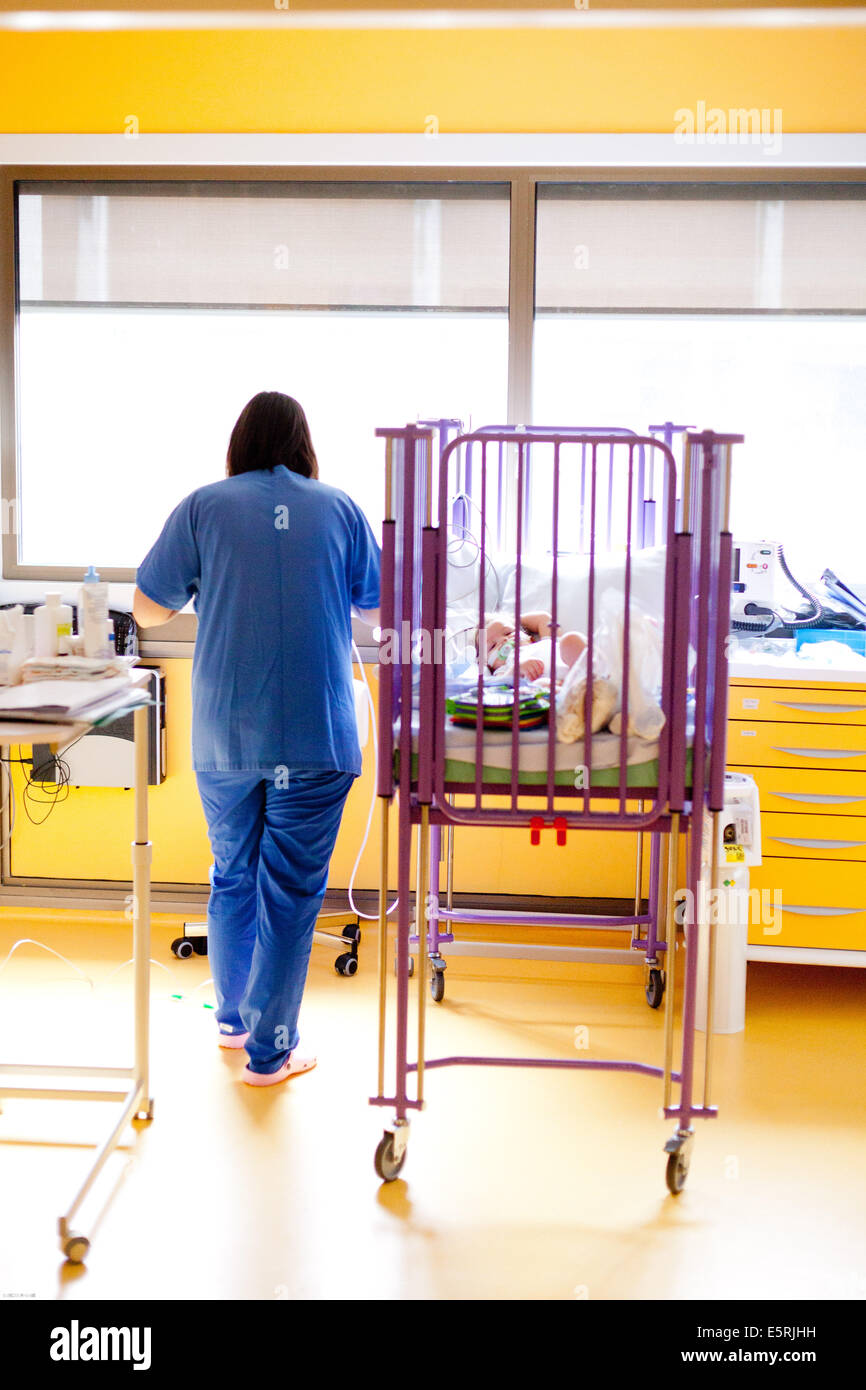 Pediatrics intensive care unit hi-res stock photography and images - Alamy