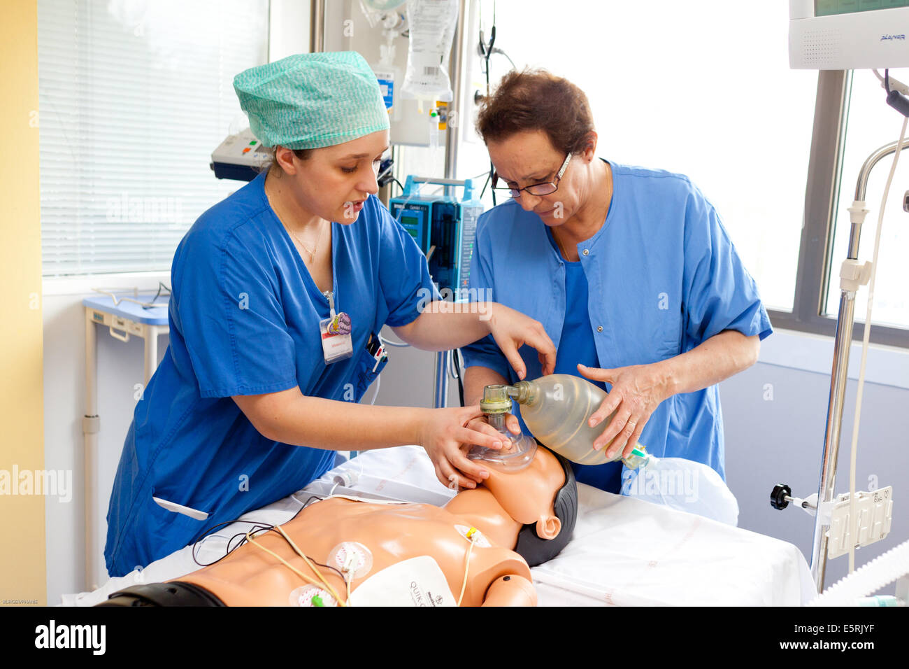 Medical simulation student hi-res stock photography and images - Alamy
