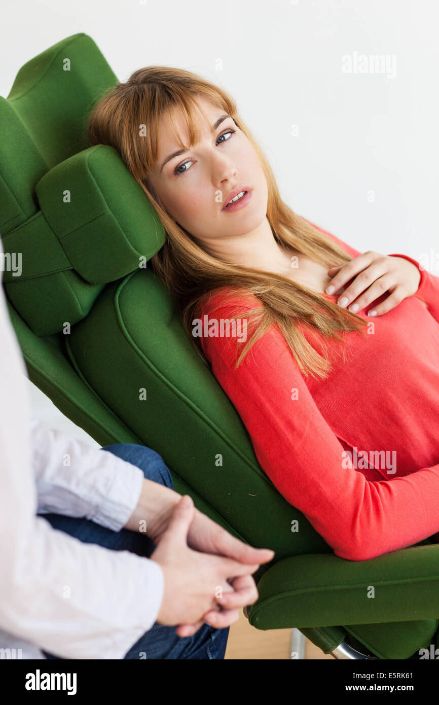 Woman in psychoanalysis session Stock Photo - Alamy