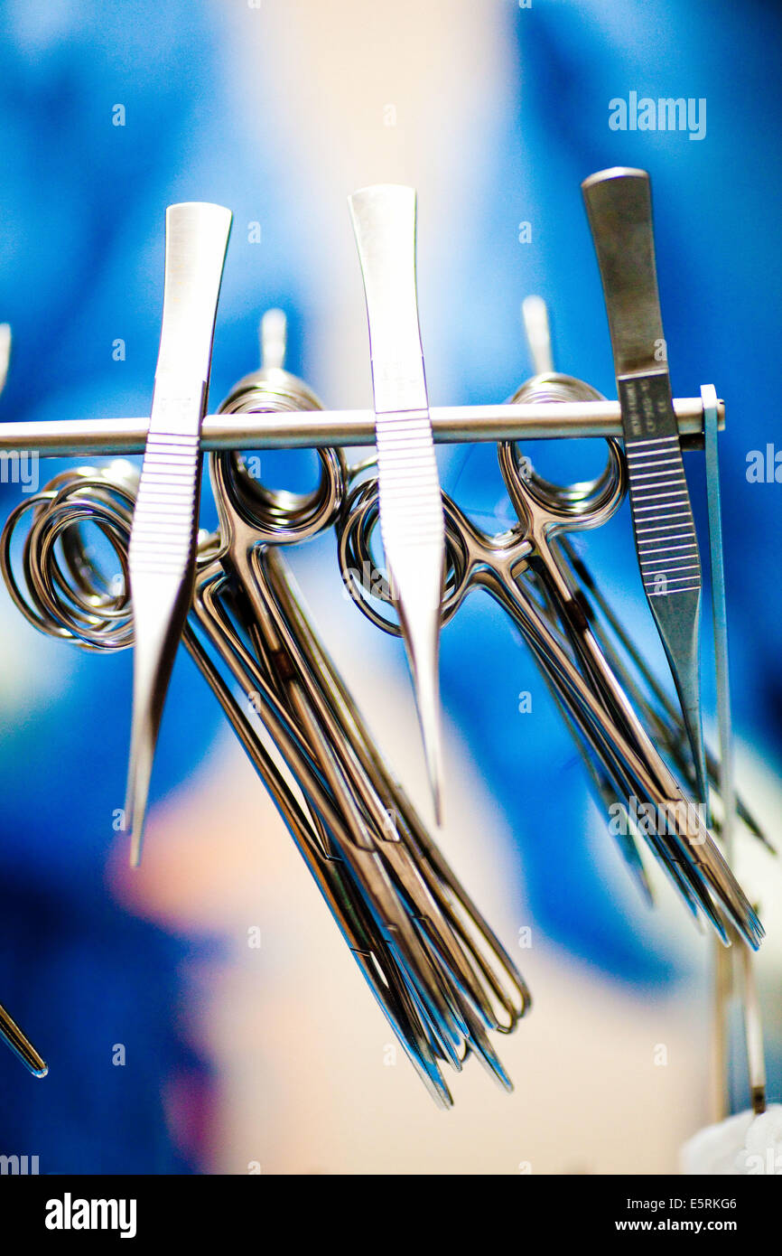 Hospital surgical instruments hi-res stock photography and images - Alamy