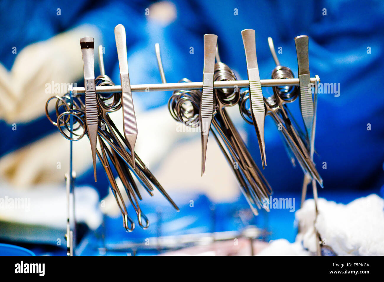 Hospital surgical instruments hi-res stock photography and images - Alamy