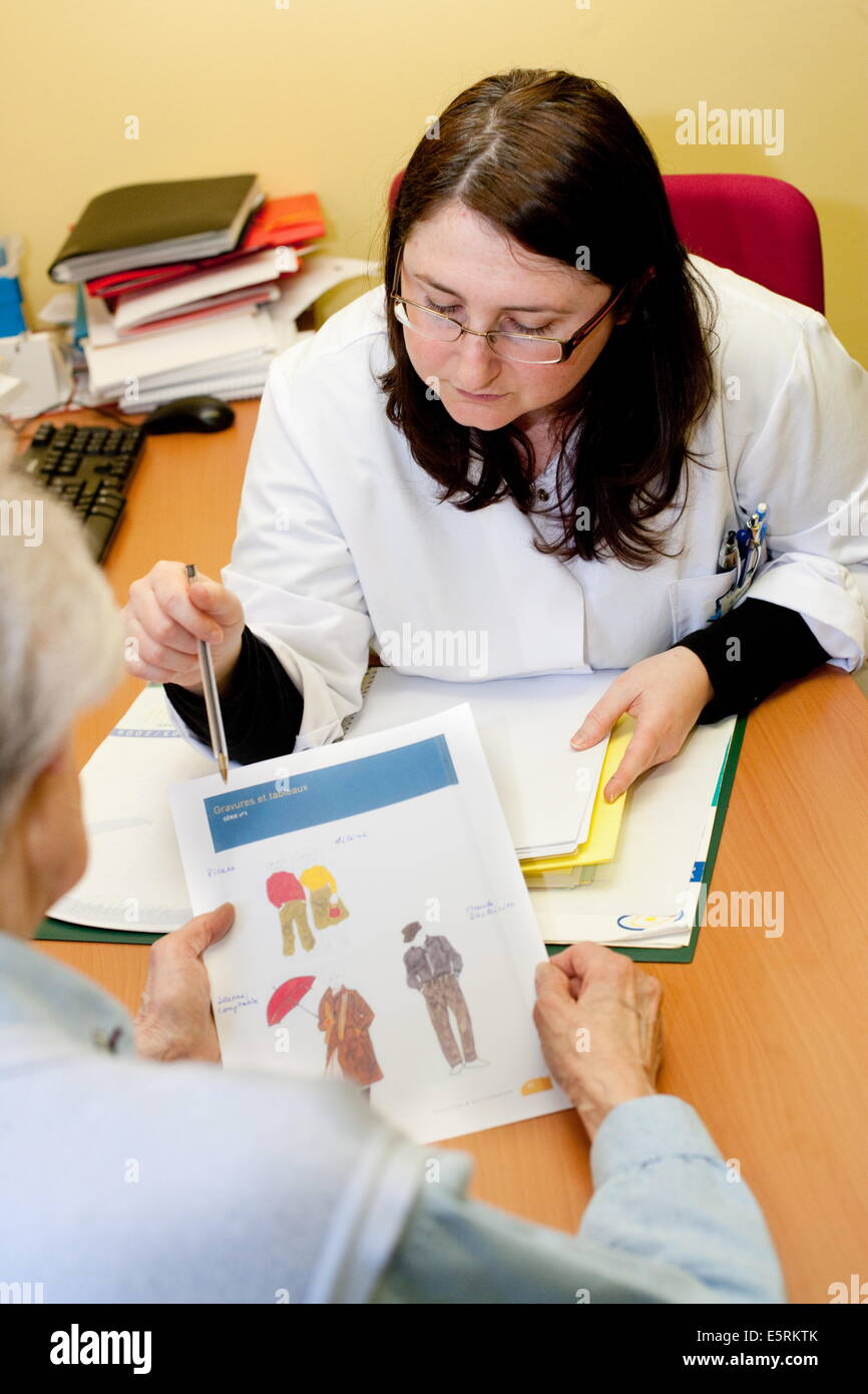 Testing alzheimers disease hi-res stock photography and images - Alamy