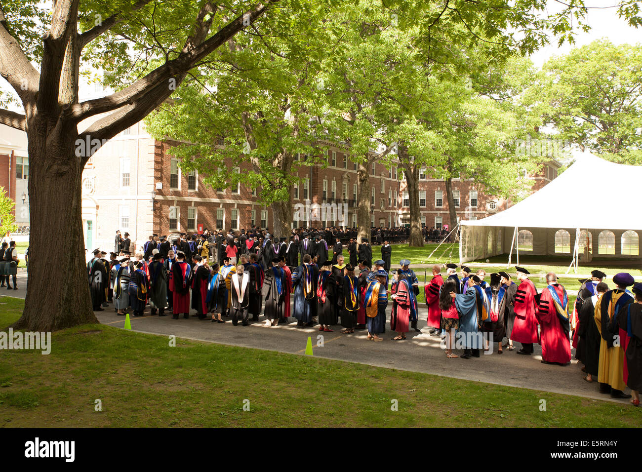 Queue students campus hi-res stock photography and images - Alamy