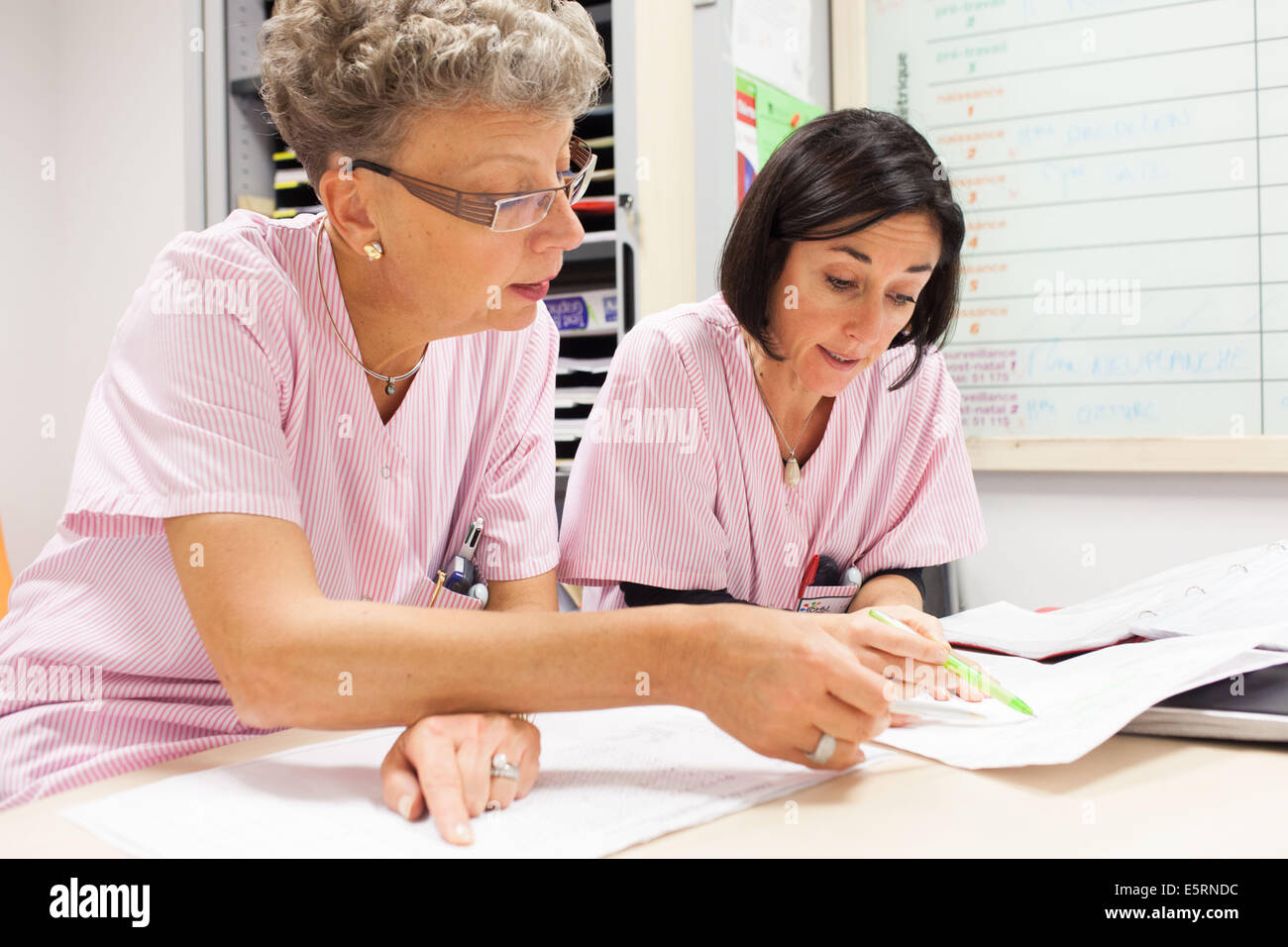 Midwifes. Obstetrics and gynaecology department, Limoges hospital ...