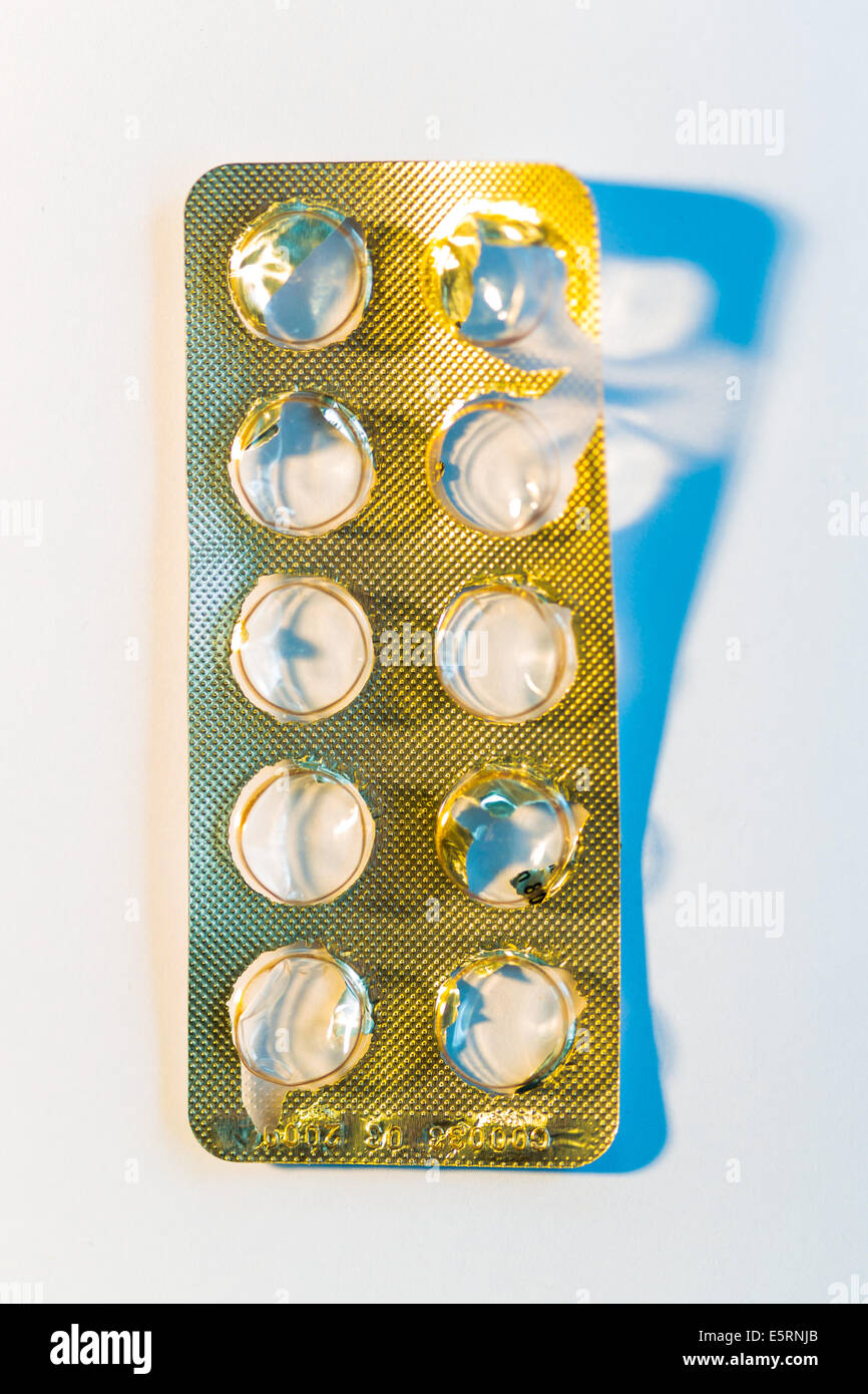 Blister pack container hi-res stock photography and images - Alamy