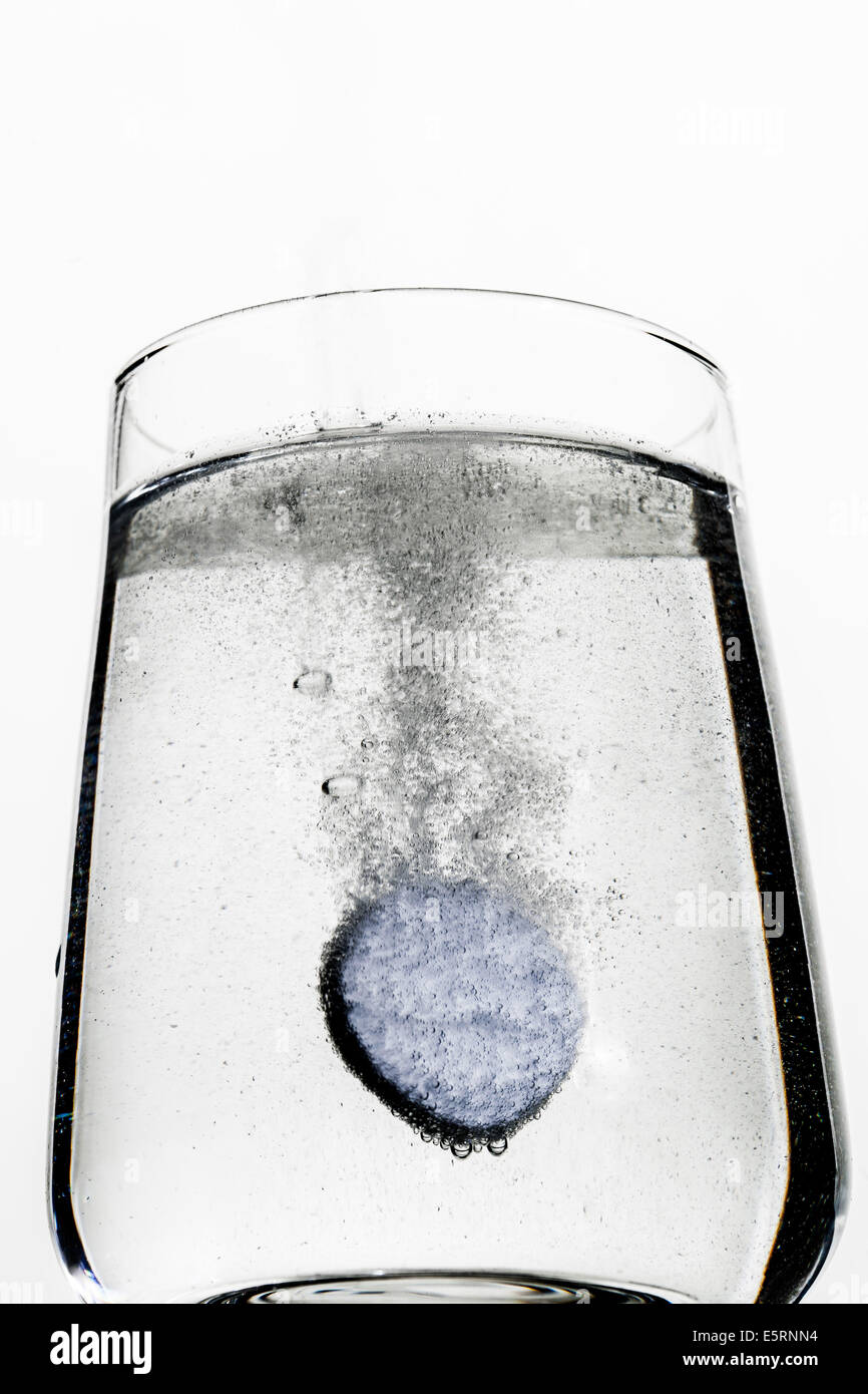 Tablets effervescent hi-res stock photography and images - Alamy