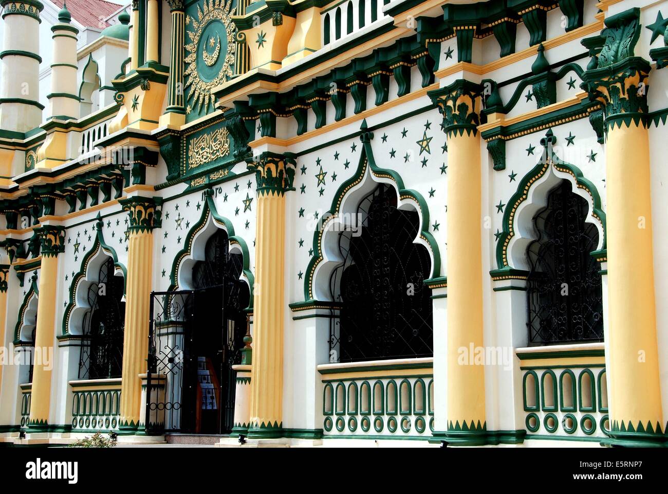 SINGAPORE: Facade of 1907 Masjid Abdul Gaffoor Mosque in Little India ...