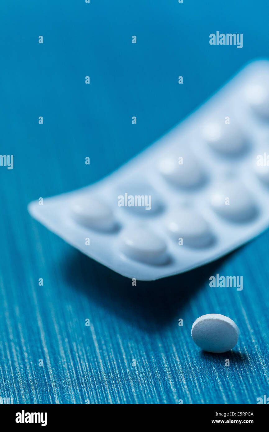 Drug tablets hi-res stock photography and images - Alamy