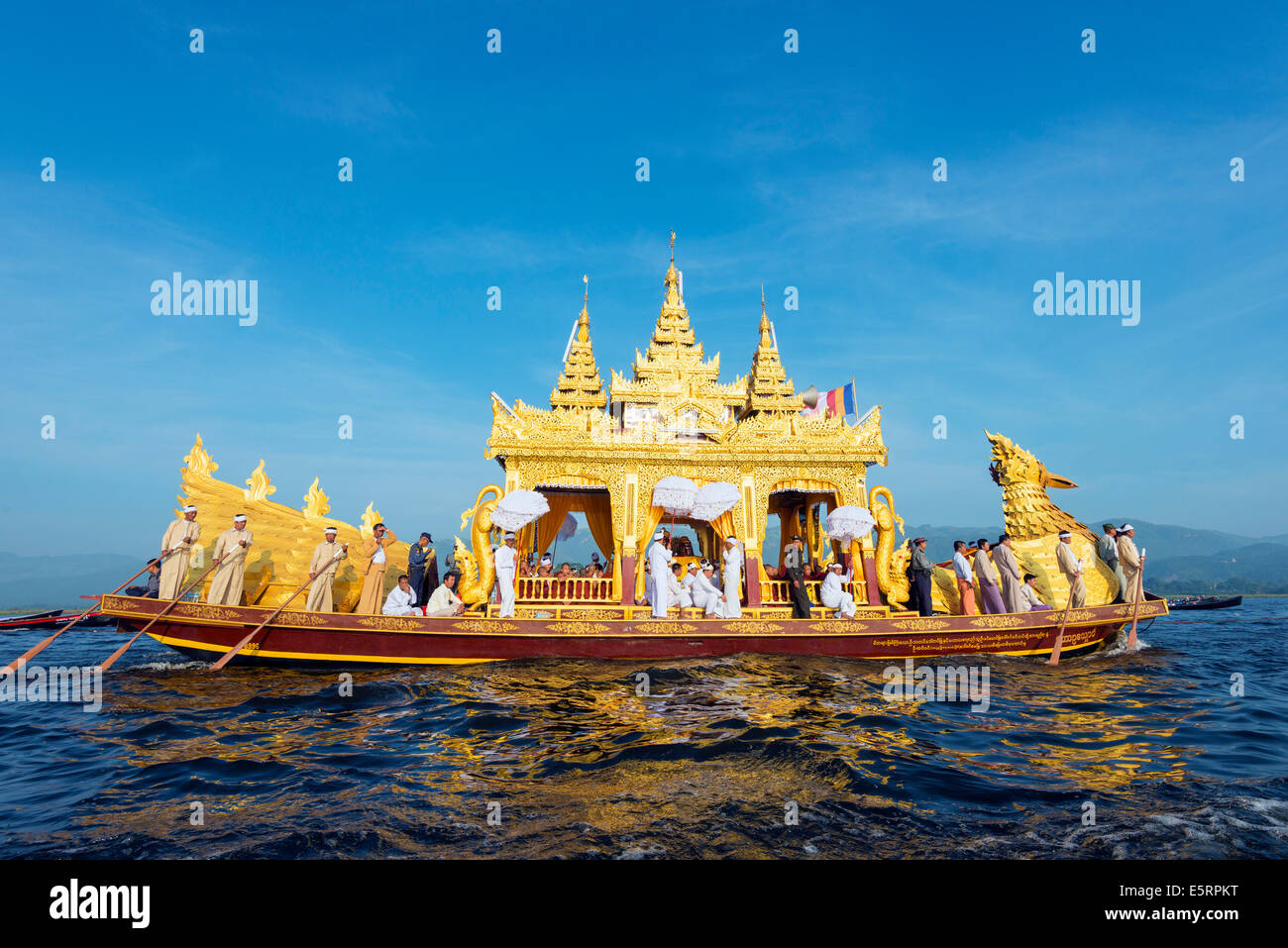 South East Asia, Myanmar, Shan state, Inle Lake, Phaung Daw Oo Pagoda ...