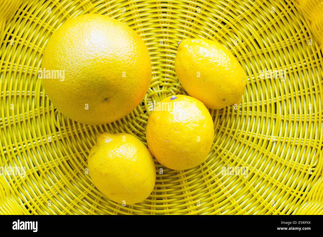 Lemons and grapefruit Stock Photo - Alamy