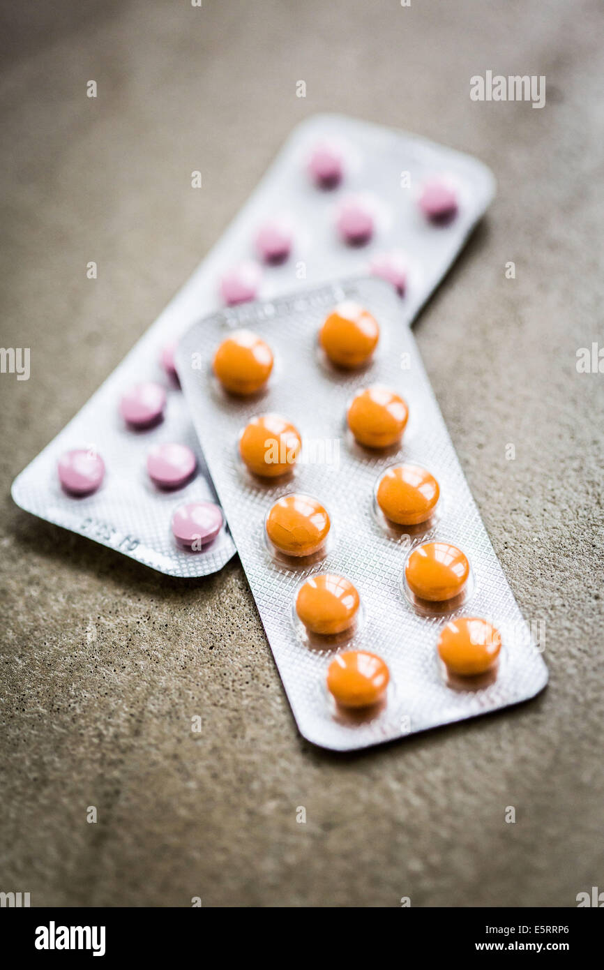 Tablets packaging hi-res stock photography and images - Alamy