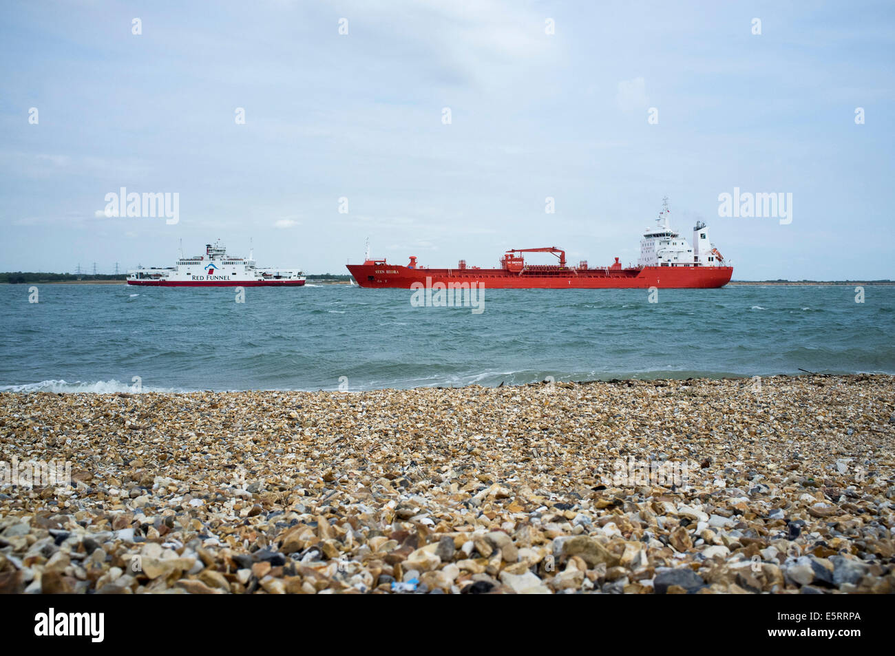 Mouth of solent hi-res stock photography and images - Alamy