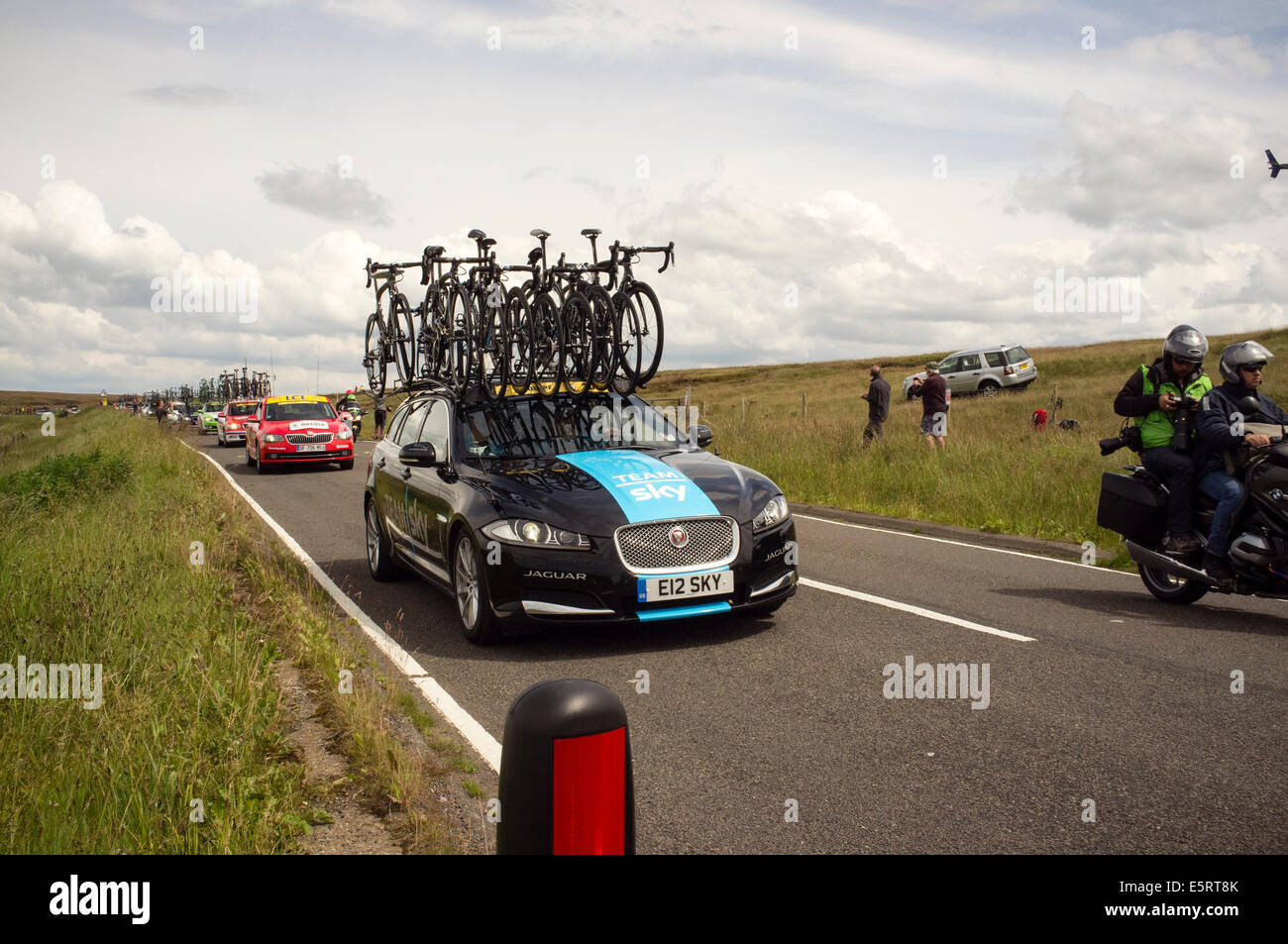 Cycling directeur sportif car hi-res stock photography and images - Alamy