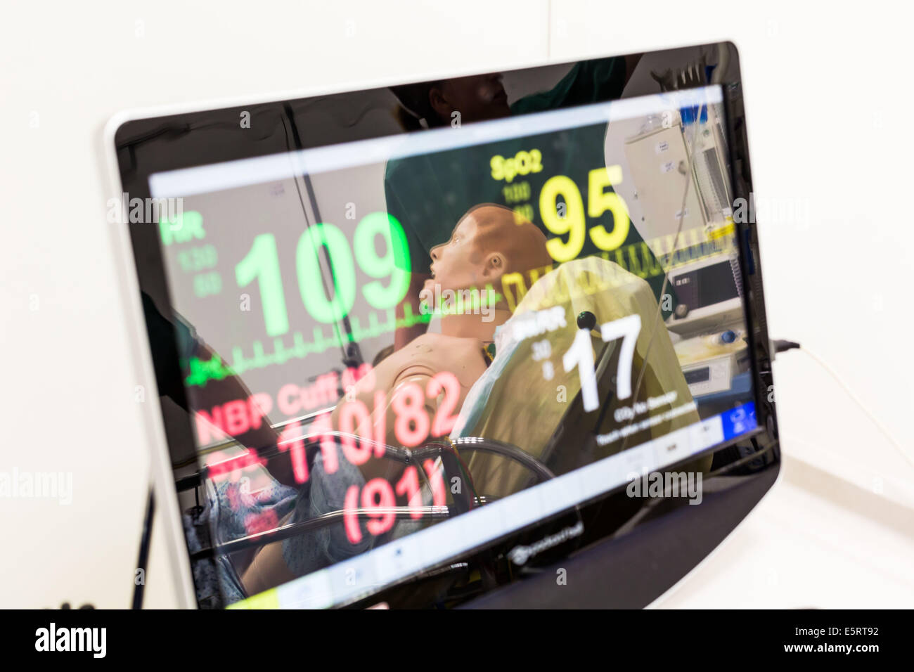 Medical training, Patient simulator, SimMan 3G®, plateform iLumens ...