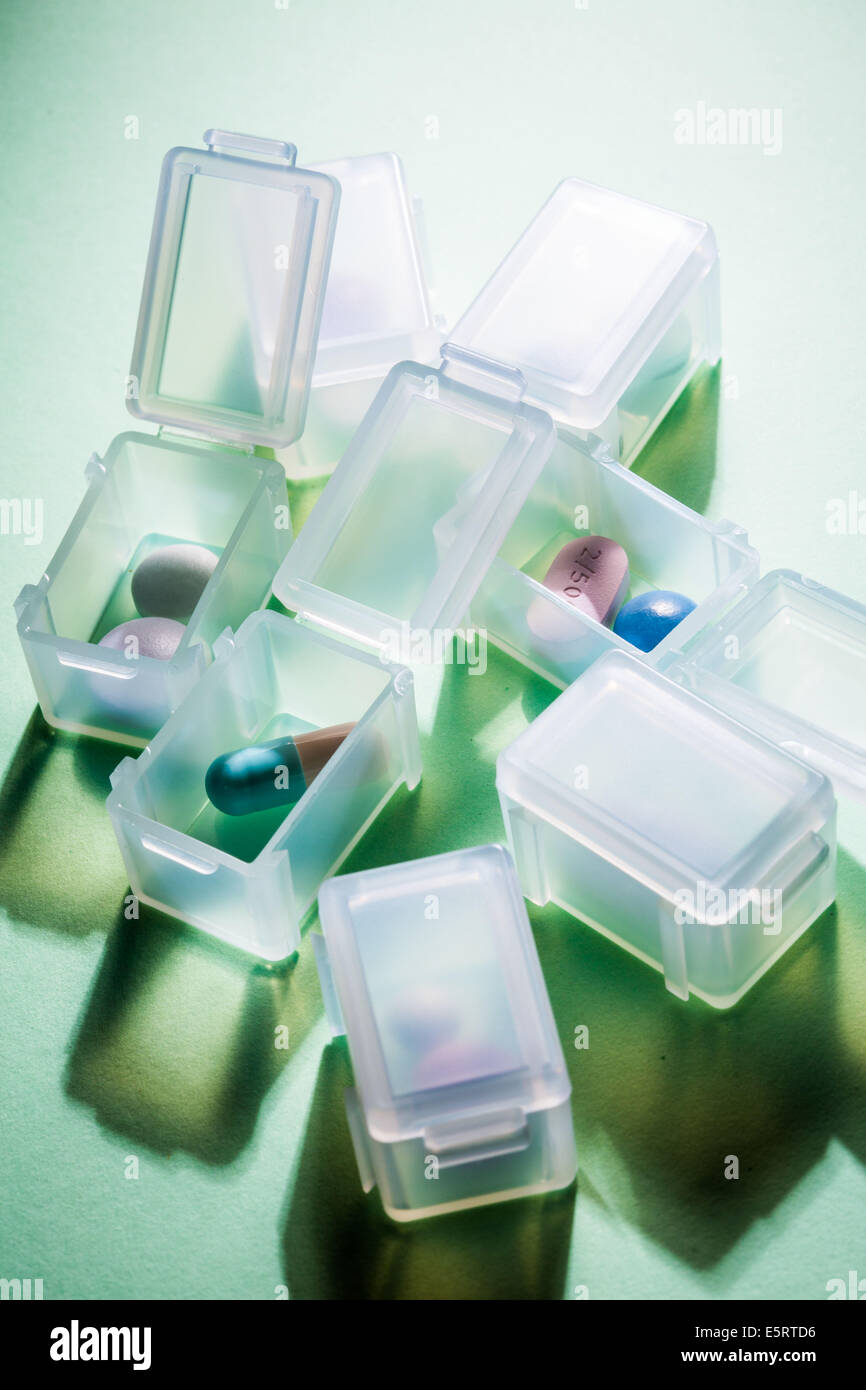 Pill boxes hi-res stock photography and images - Alamy